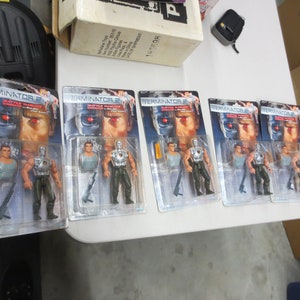 1 - 1991 Kenner TERMINATOR 2 Action Figure - Battle Damage Terminator ...