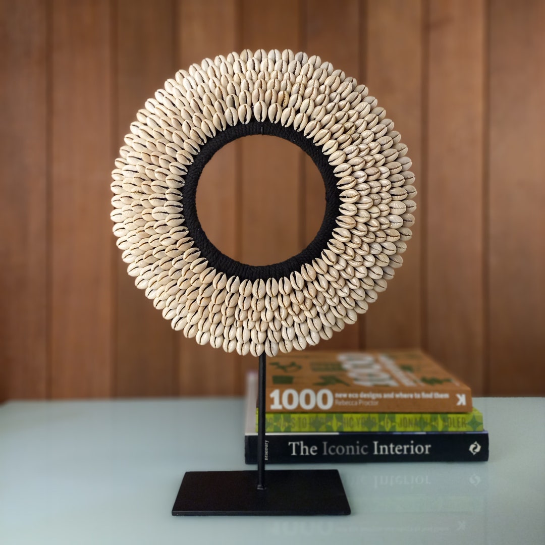 Shell Decorative Stand, Standing Shell Art, Round Seashell, Tropical ...