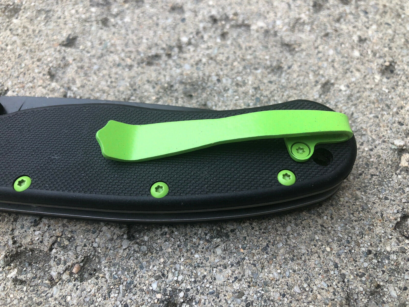 Zombie Green Titanium Deep Carry Pocket Clip & Screw Set for Ontario ...