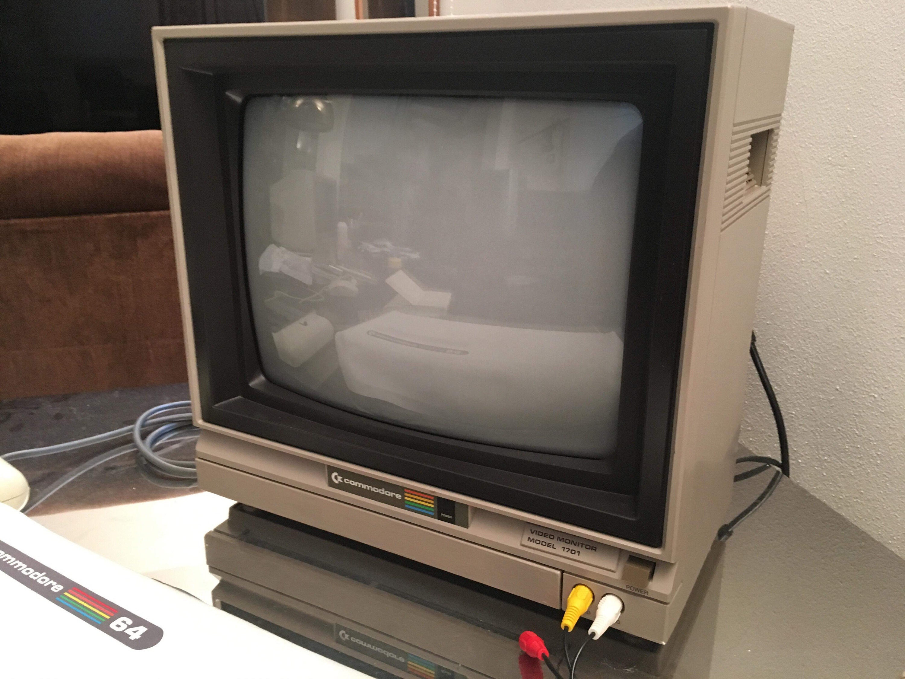 Front Cover for Commodore 1701 1702 Monitor beige 3D Print - Etsy