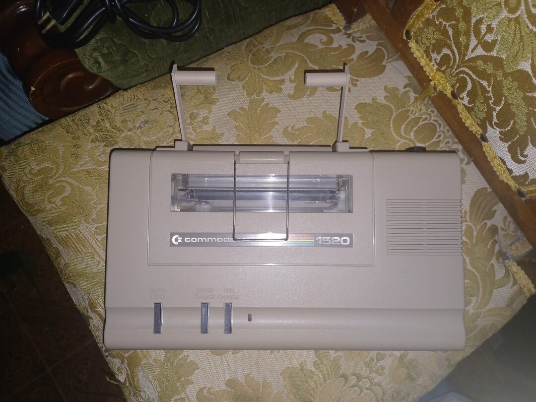 Commodore Plotter MPS-1520 PAPER ROLL Holder 3D Print - Etsy