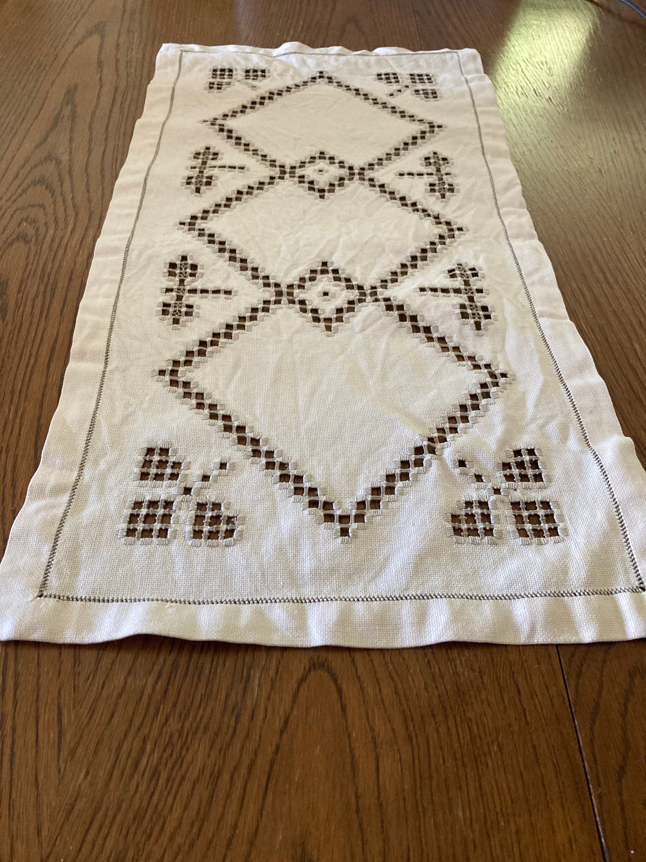 Norwegian Hardanger Table Runner , Hardanger Tablecloth , Nordic Table ...