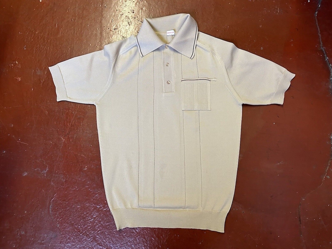 1970s Mod 3 Button Beige Acrylic Knit Big Dagger Collar Stretchy Polo ...