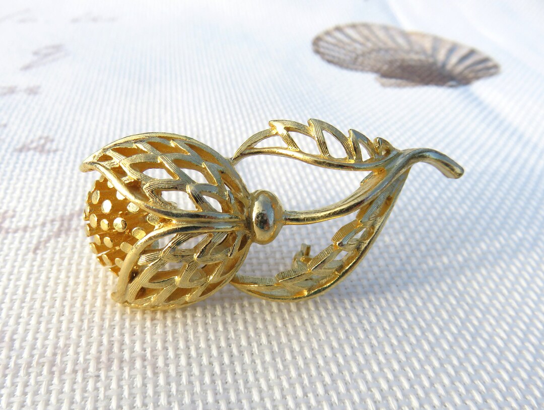 Vintage Lisner Gold Flower Brooch // Dimensional Gold Flower Brooch ...