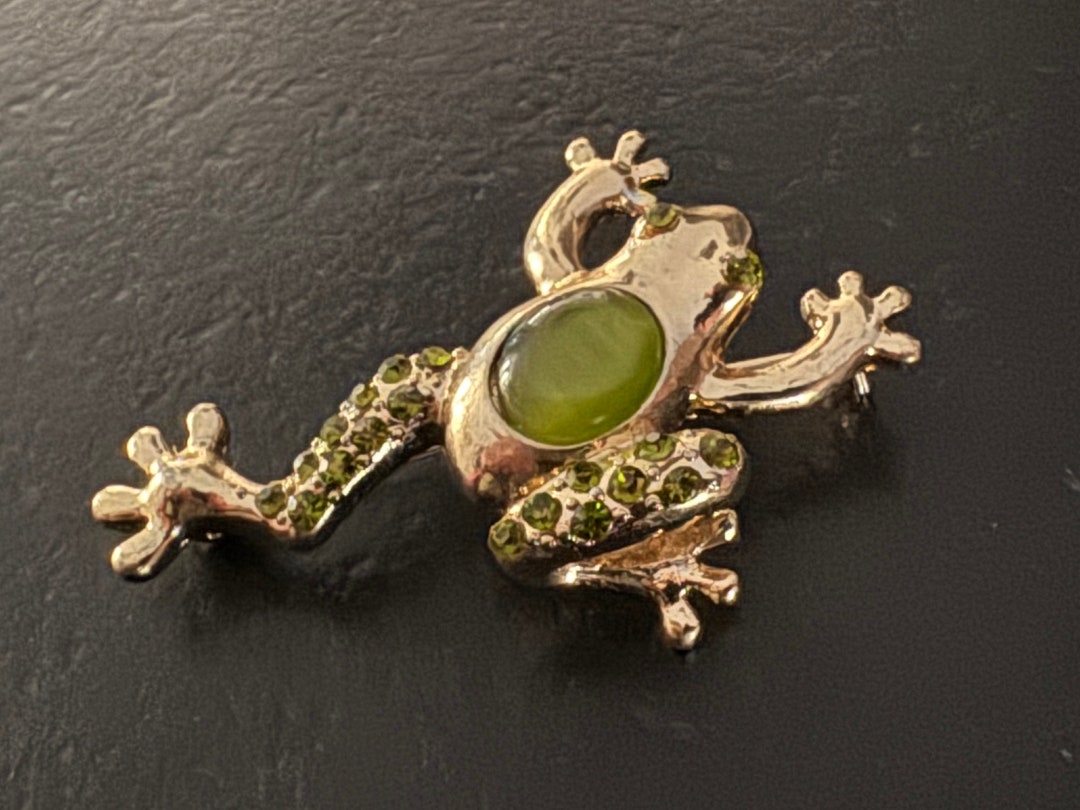 Vintage Signed KC Frog Brooch, Peridot Green Rhinestones & Cat's Eye ...