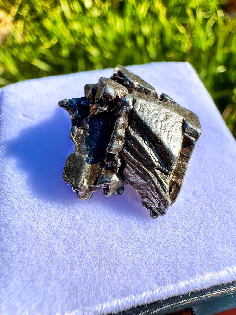 Genuine Aletai Iron Meteorite / From the Asteroid Belt Between MARS AND ...