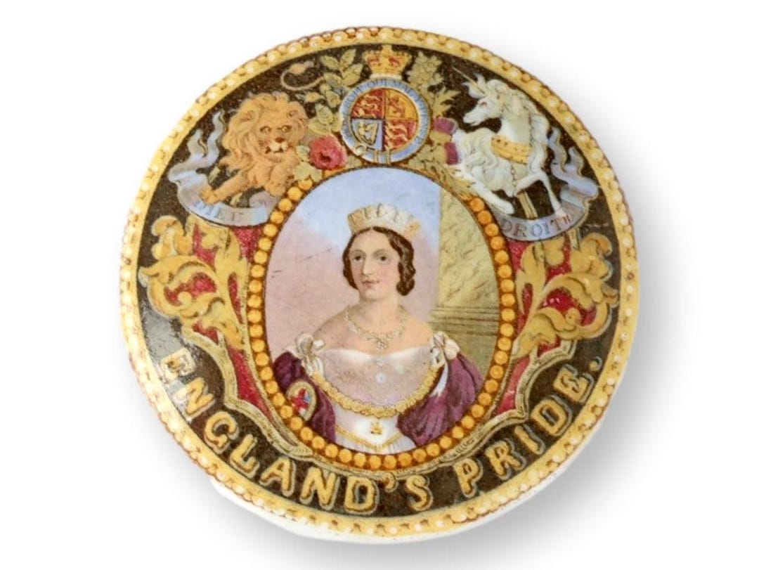 C. 1855 Rare Queen Victoria English Prattware Pot - Etsy