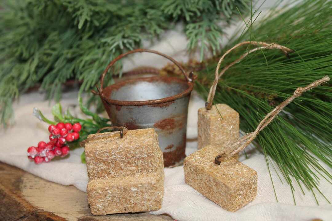 Primitive Rusty Old Bucket and Mini Straw Hay Bales Ornament Set ...