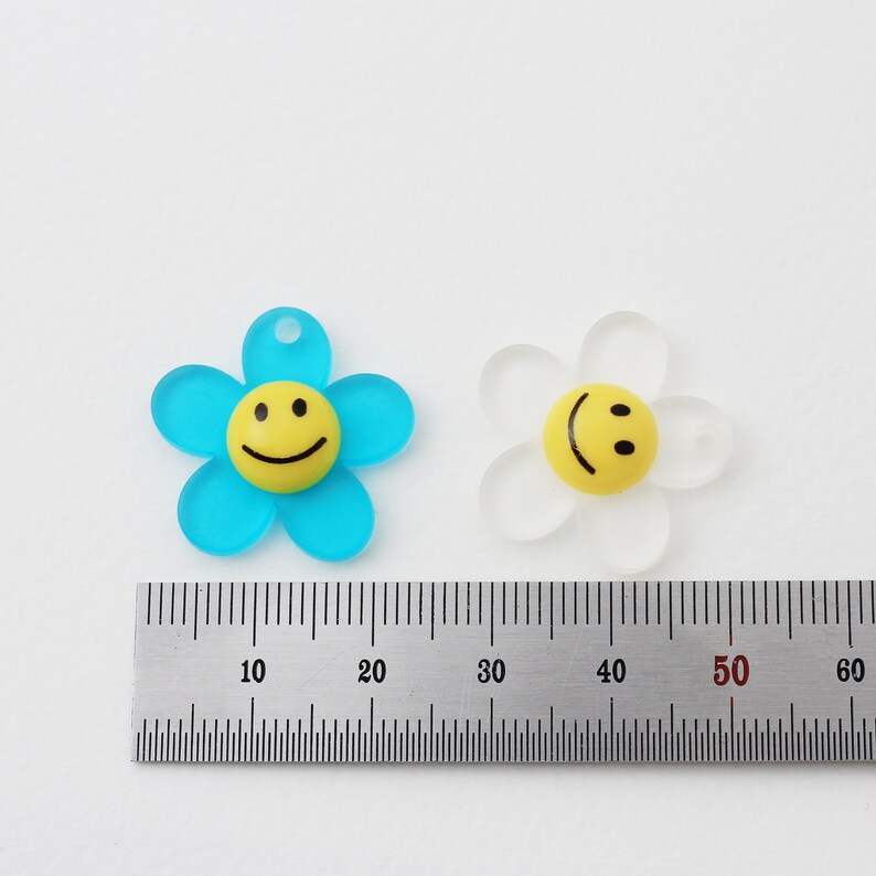 4pcs/GP0010/ Flower Smiley charm Smiley Face Charm Acrylic | Etsy