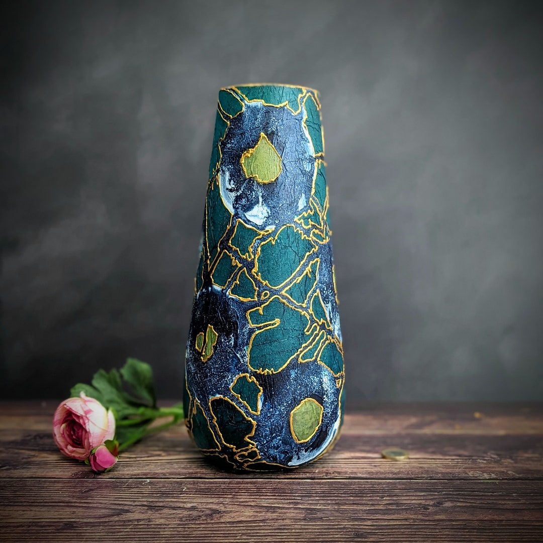 Emerald Green Vase – Bronze Outlined Abstract Flowers – 26cm Hand ...
