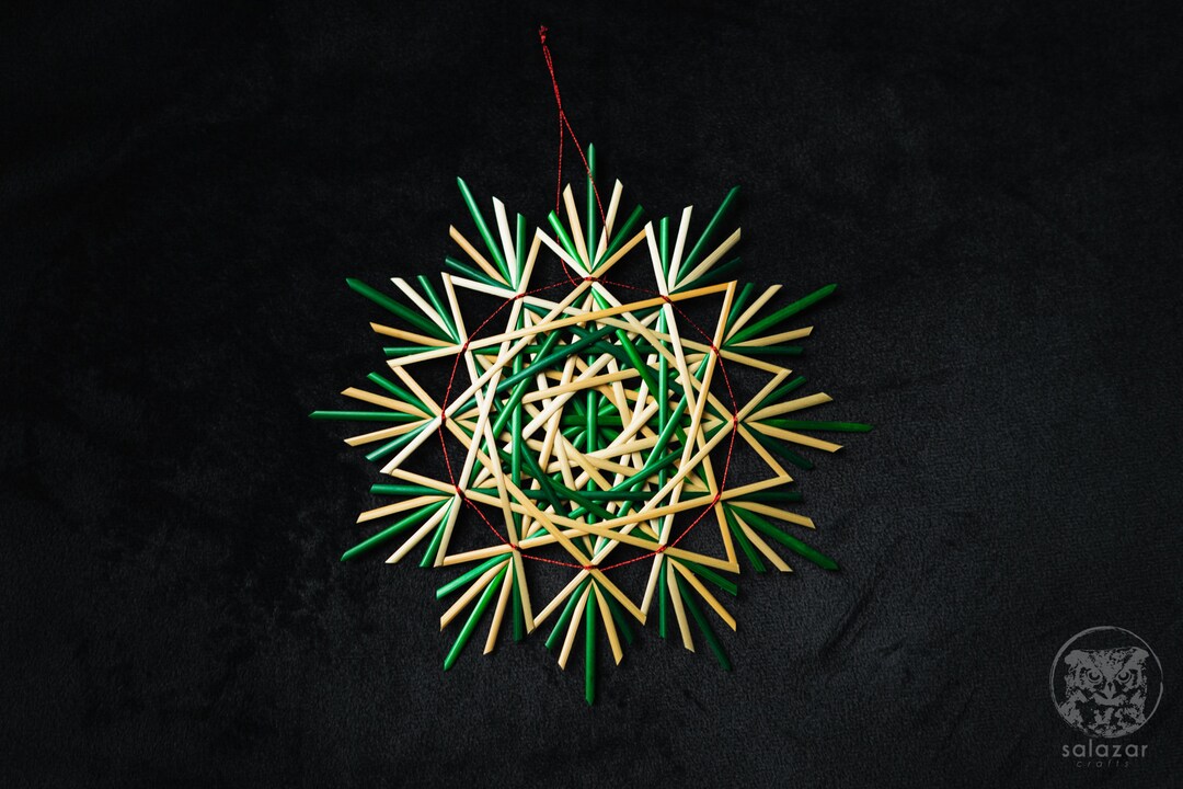 Straw Star Malia - Large Straw Star in Natural/green, Red Yarn - Etsy