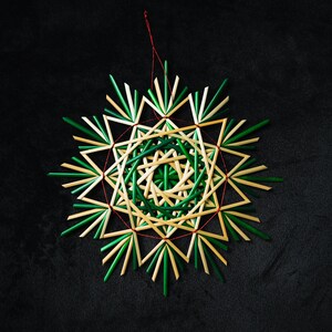 Straw Star Malia - Large Straw Star in Natural/green, Red Yarn - Etsy