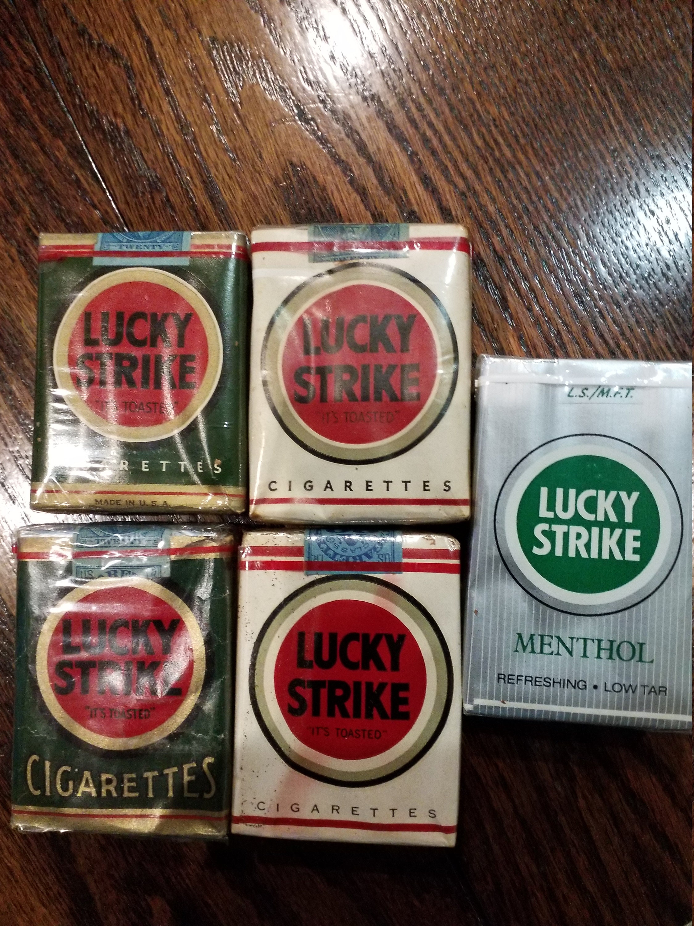 Lucky Strike Cigarettes Pack