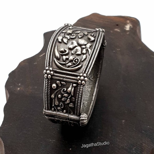 Antique Ethnic Cuff Bracelet - Etsy