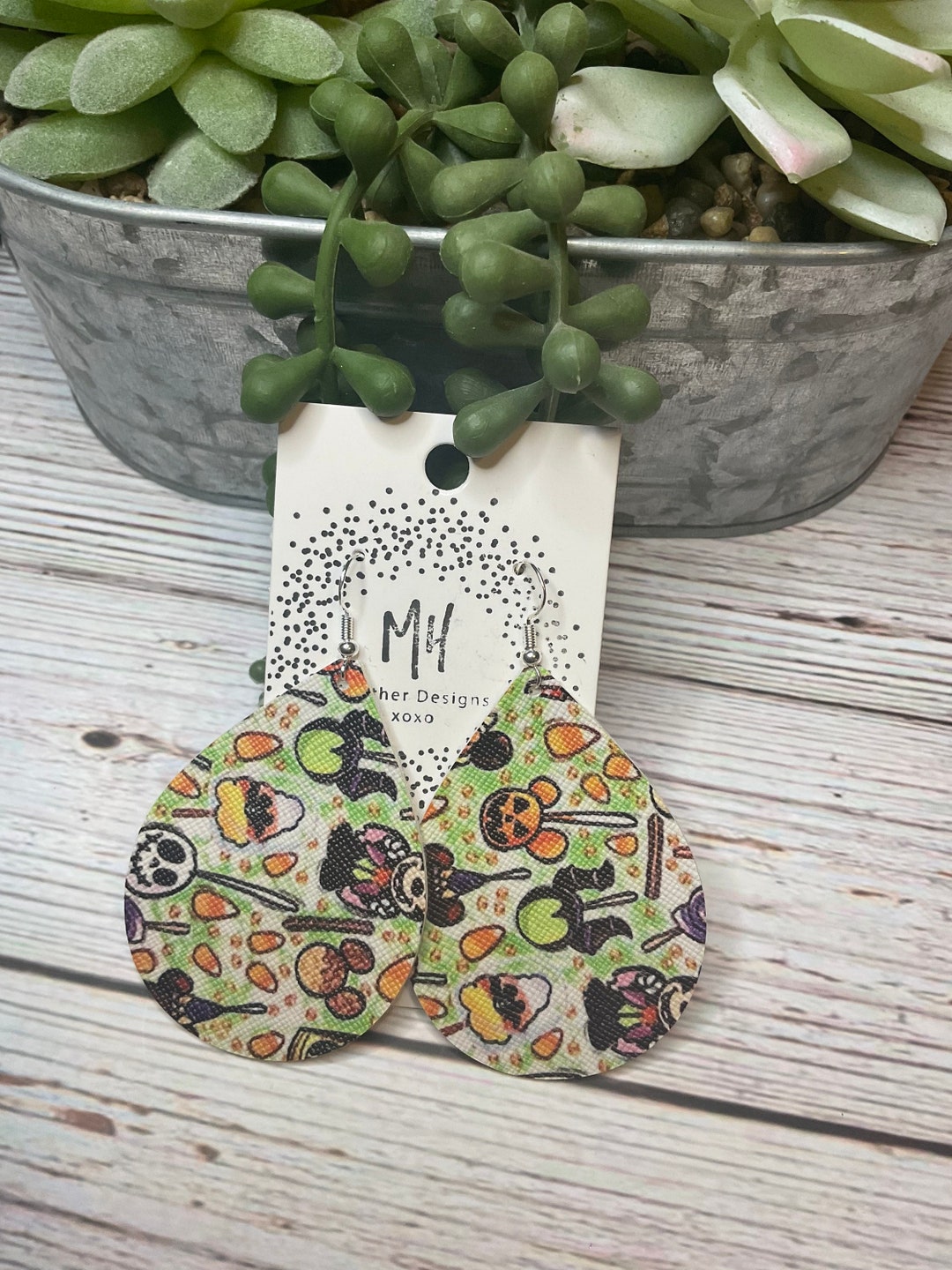 Teardrop in Disney Halloween - Etsy