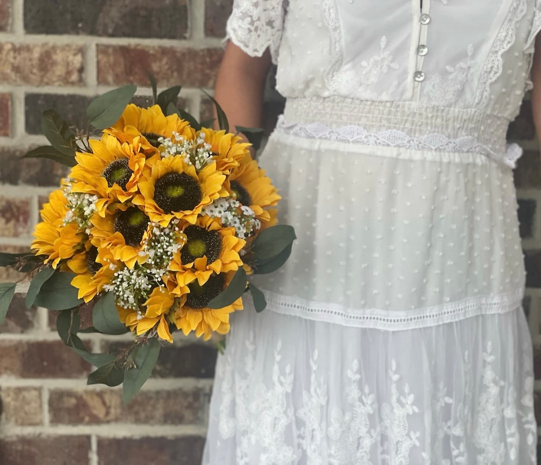 Boho Sunflower Wedding Bouquet: Eucalyptus & Baby's Breath - Etsy