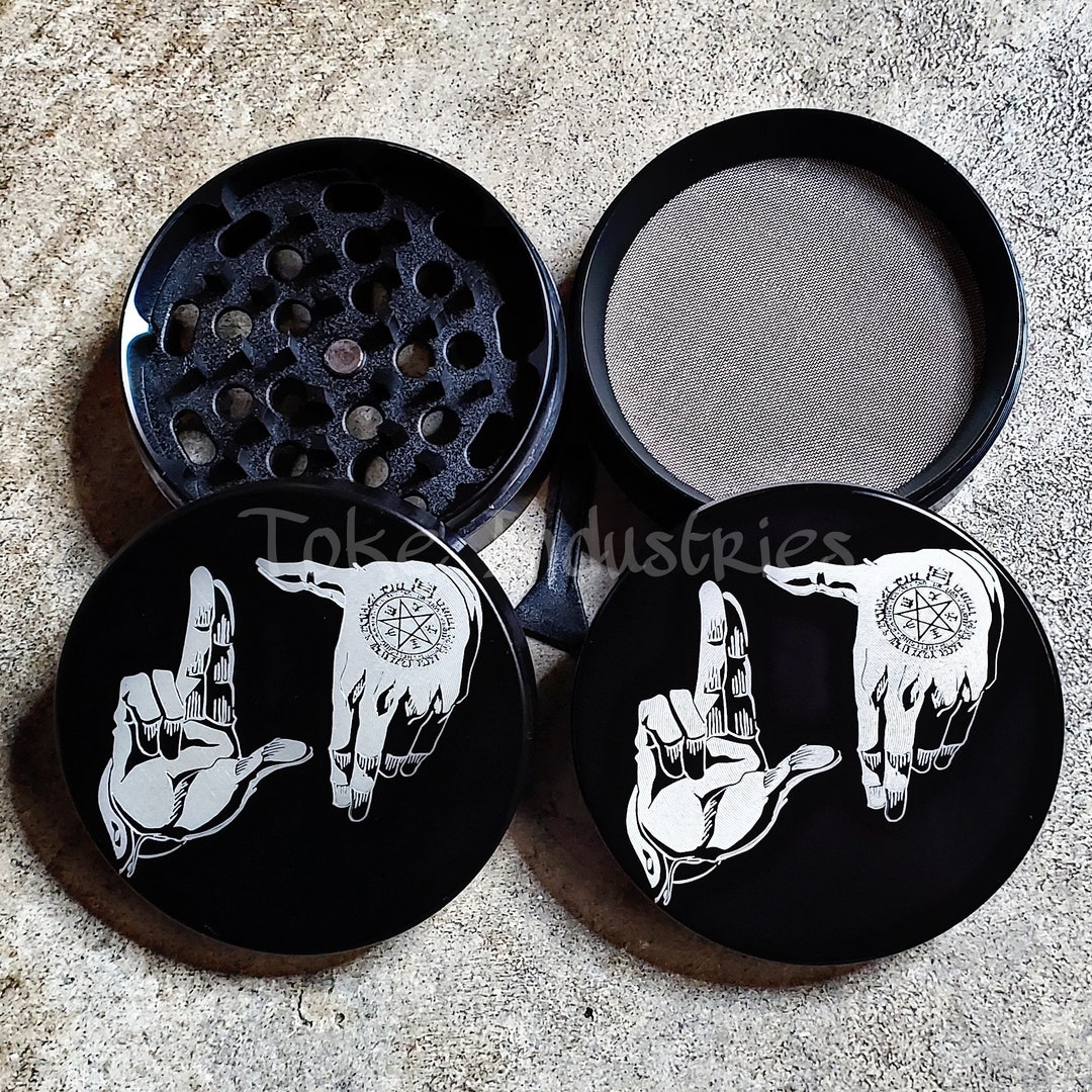 Hellsing Ultimate Alucard Hands Pentagram Herb Grinder 63mm 2.5 Inches ...