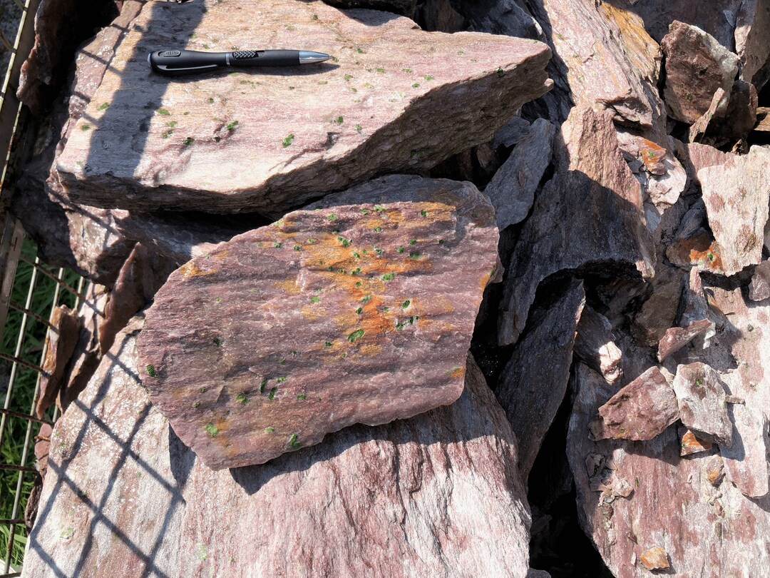 Viridin, 0.9 Kg Sweden, Green Andalusite, Viridine, Andalousite ...