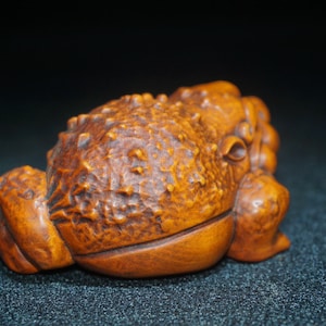 Chinese Antique Boxwood Hand-carved Three-legged Golden Toad Ornament ...