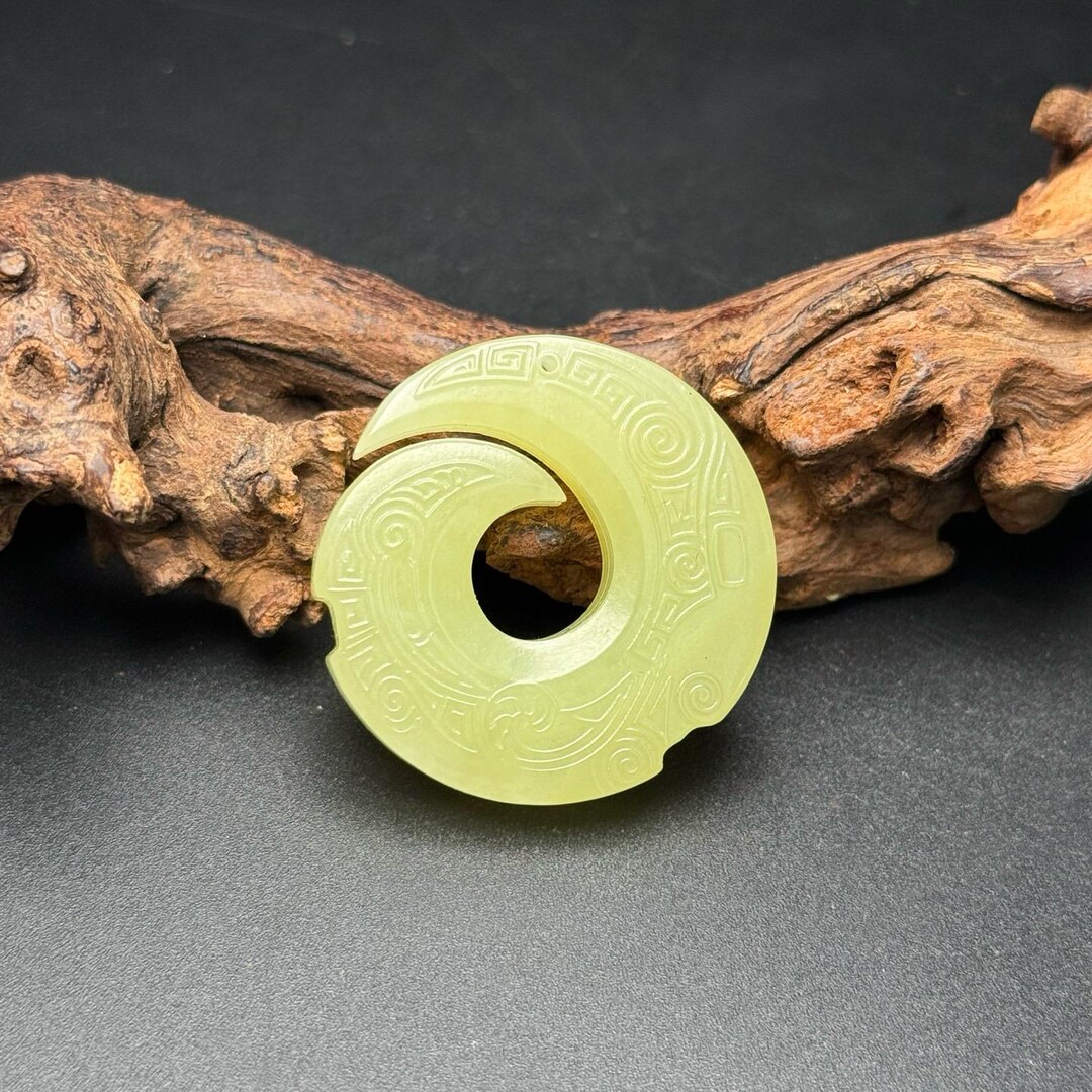 Chinese White Jade Pure Hand-carved Exquisite Rare Topaz Xuanji Jade ...