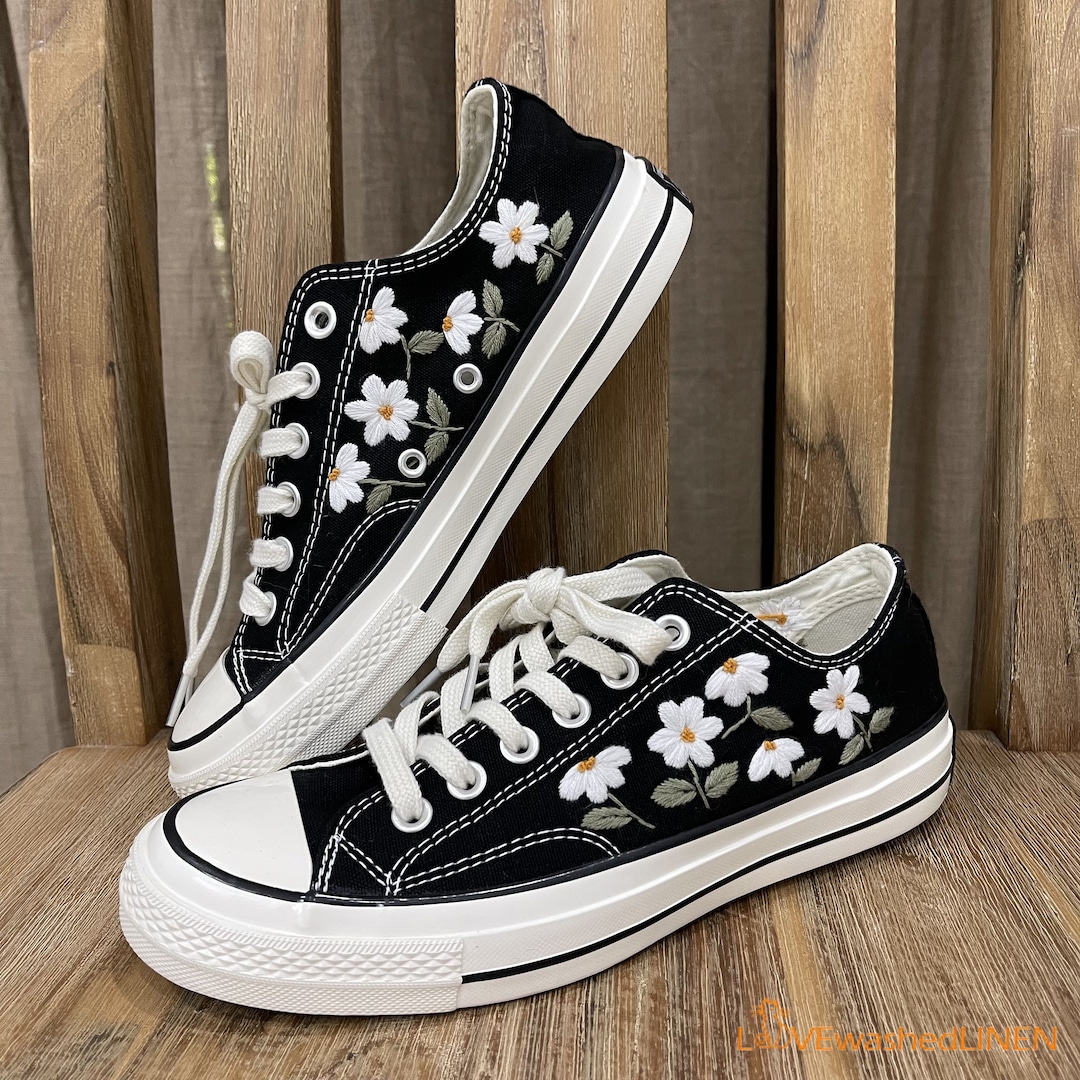 Embroidered Converse: Custom Daisy Flower Chuck Taylor Low Tops - Etsy