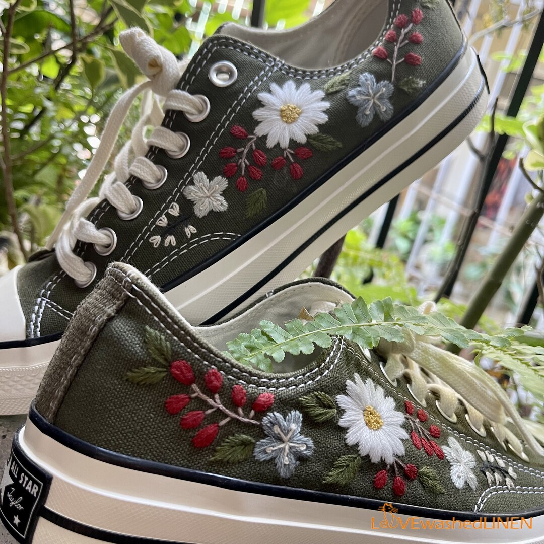 Embroidered Converse/ Custom Converse Chuck Taylor Embroidered Flower ...