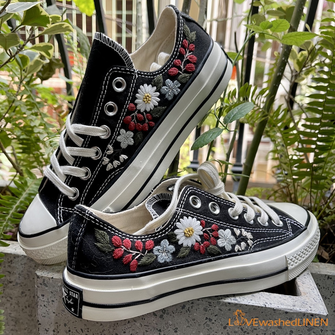 Embroidered Converse: Custom Floral Design Chuck Taylor Low Tops - Etsy