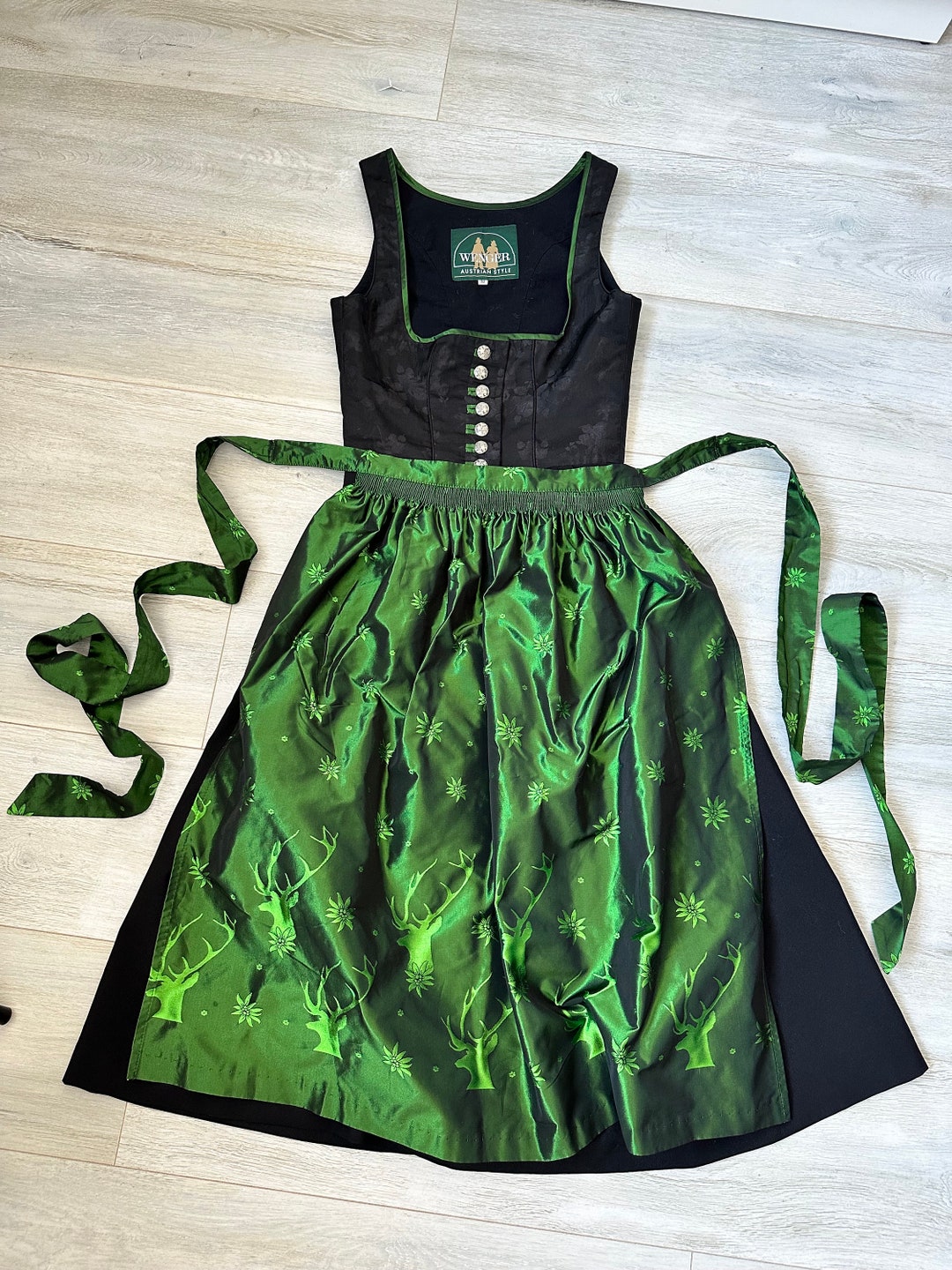 Wenger Austrian Style Black Green XS SIZE 32 Dirndl Oktoberfest Dress ...