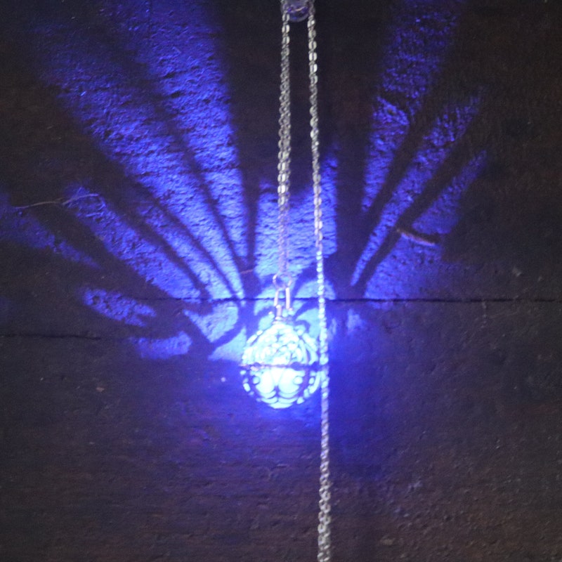Glowing Pendant Necklace - Etsy
