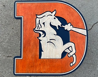 NFL Denver Broncos Round Distressed Historic Throwback Established Wood ...