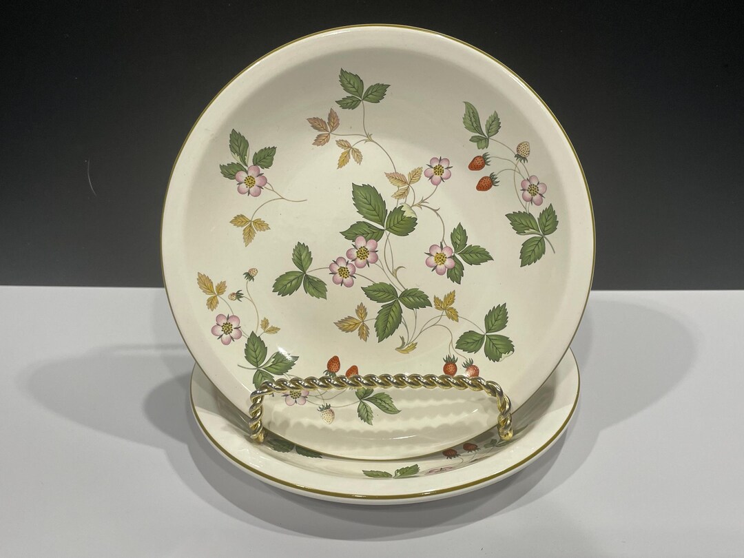 Wedgwood Wild Strawberry Bone China Bread and Butter Plates, Plates ...
