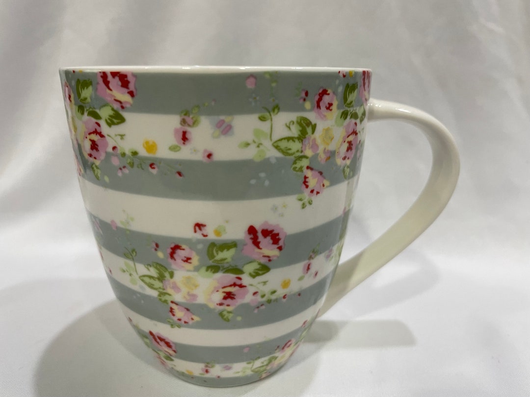 Queens Julie Dodsworth Honey Bee, Time to Nest 16 Oz Mug, Stripped ...