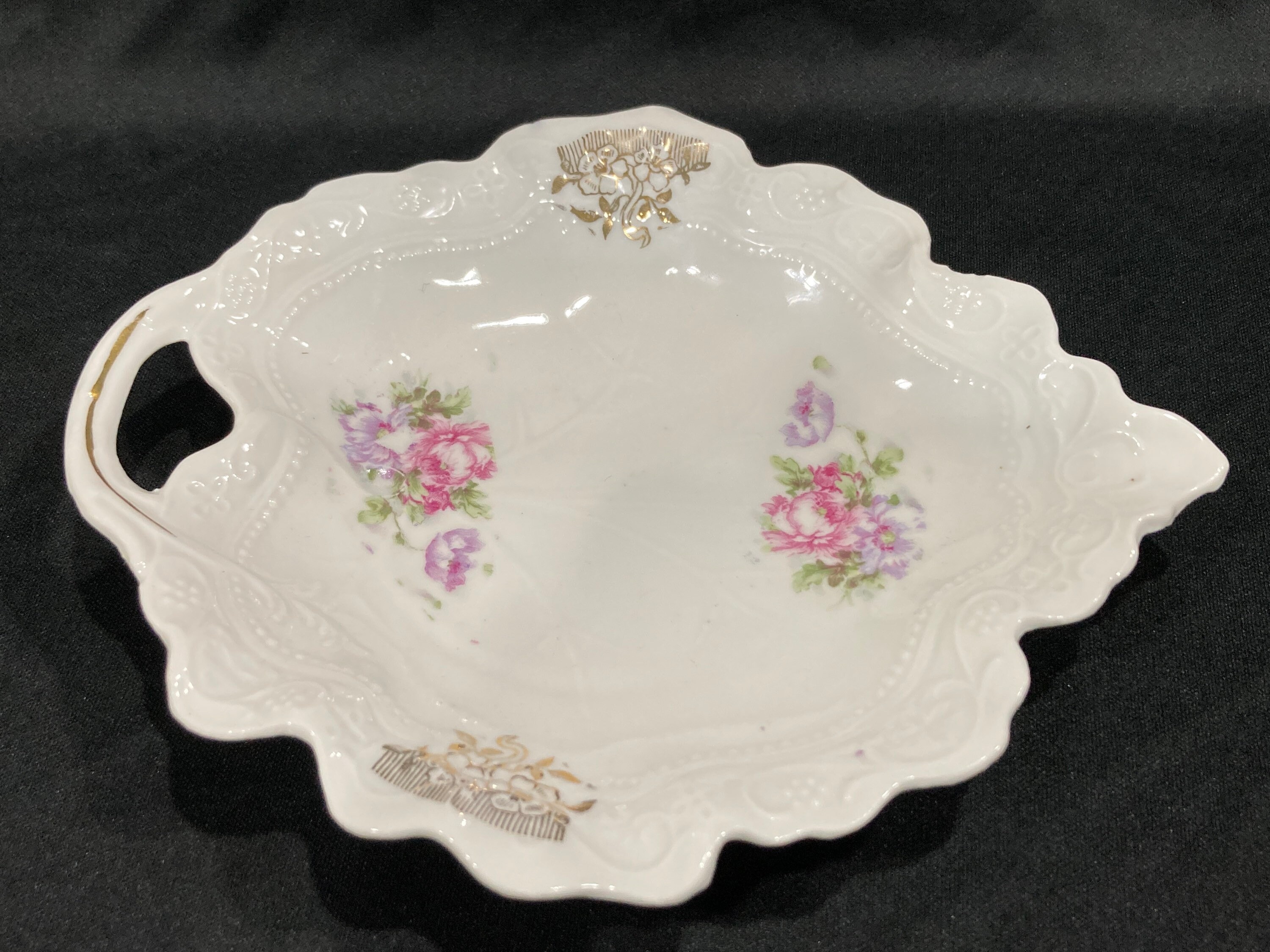 Porcelain Leaf Shaped Sauce Bowl with Underplate | Etsy