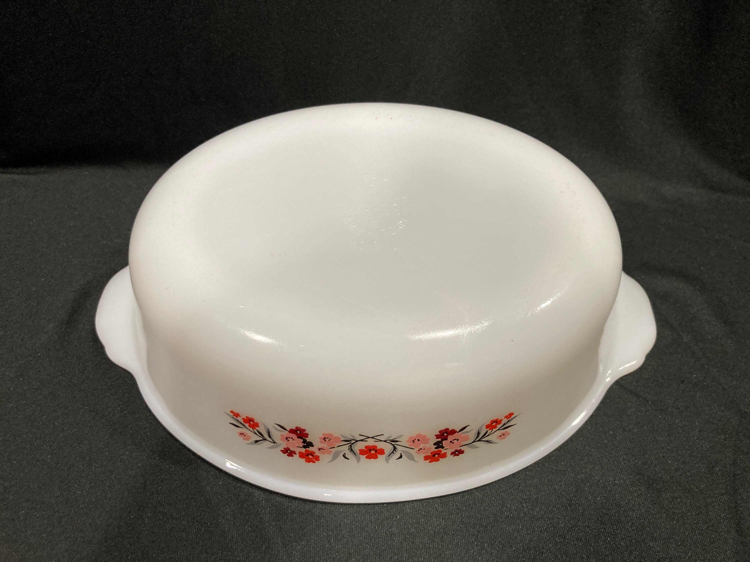 Fire King, Primrose , 1.5 Qt Casserole, Scalloped Handles, Milk Glass ...