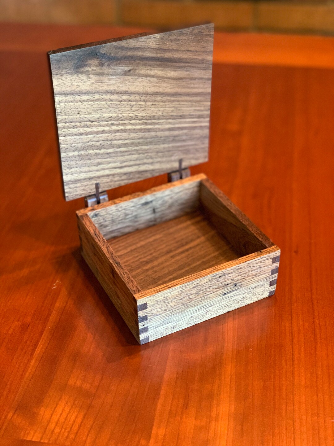 Hand Crafted Rustic Mahogany Keepsake Box - Etsy.de