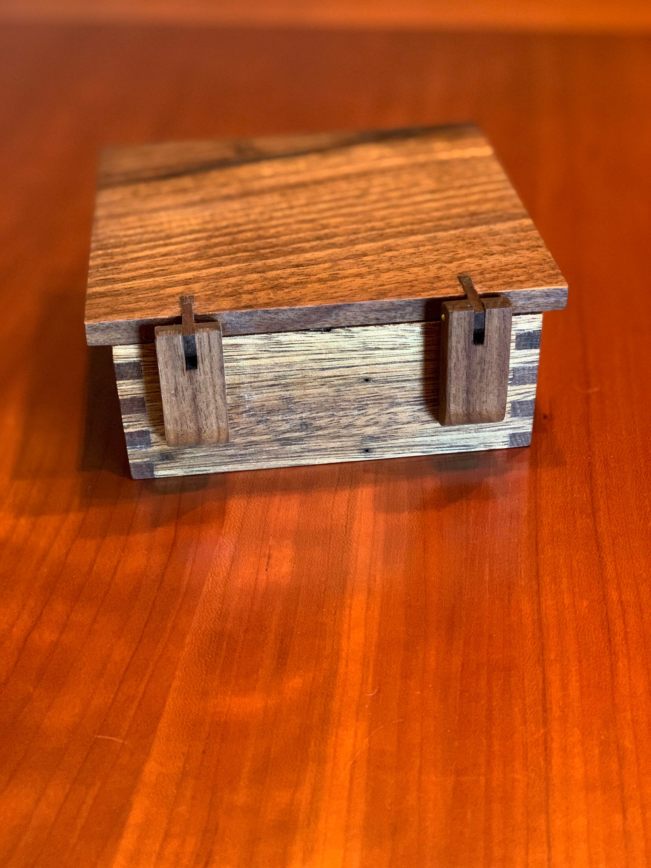 Hand Crafted Rustic Mahogany Keepsake Box - Etsy.de