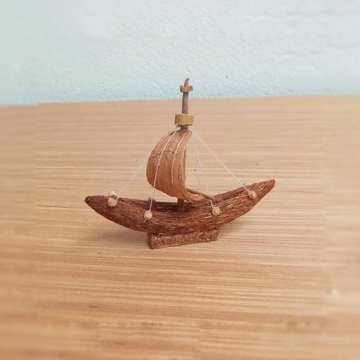 Miniature Sailing Boat Tiny Sailing Ship Mini Sails Boat Ship Dollhouse ...