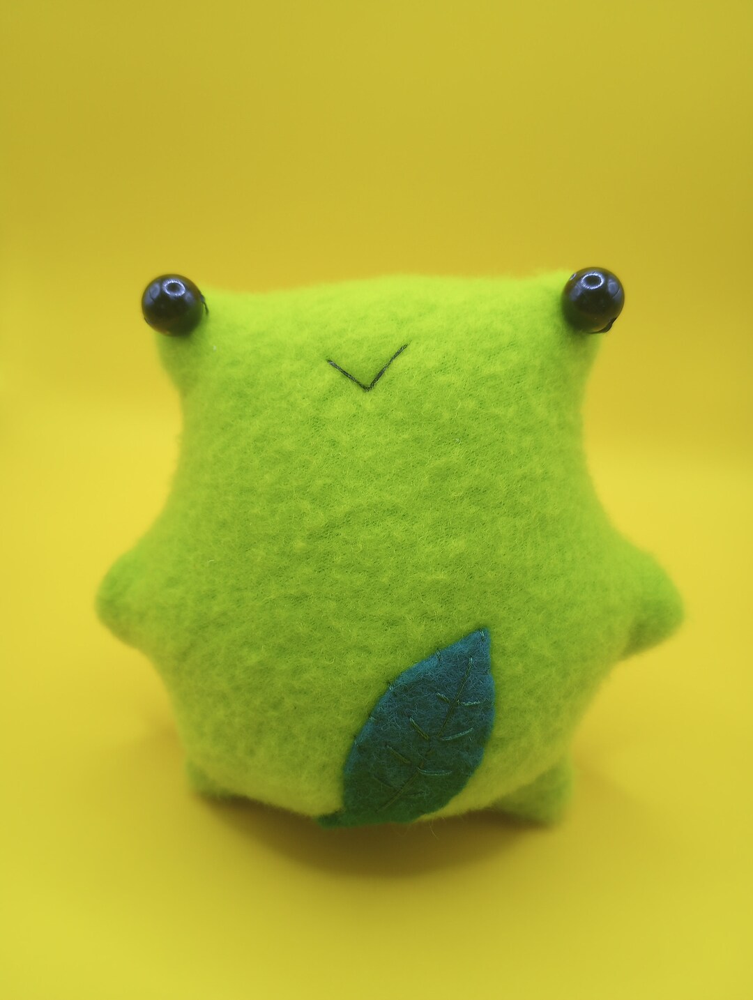 Small Leaf Frog Plushie - Etsy