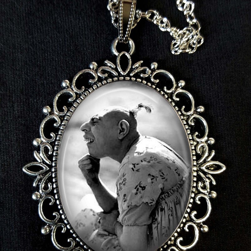 Schlitzie - Etsy