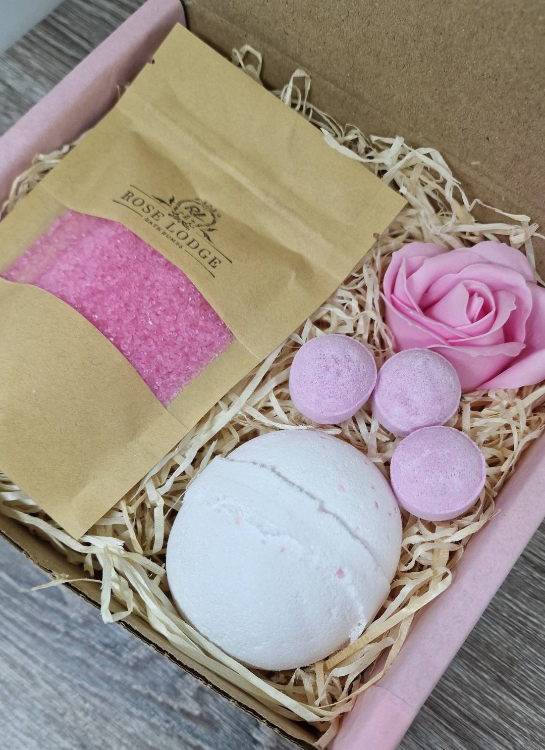 Pamper & Relax Aromatherapy Bath Bomb Pamper Hamper, Spa Gift Box, Self ...