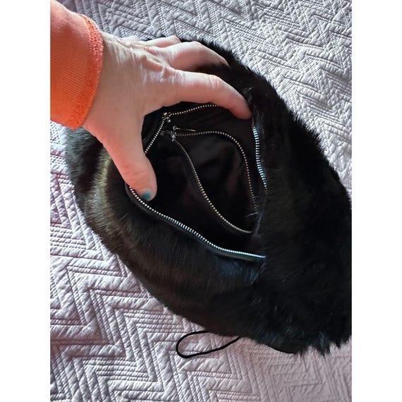 Gorgeous vintage MINK muff with secret zippered pocke… - Gem