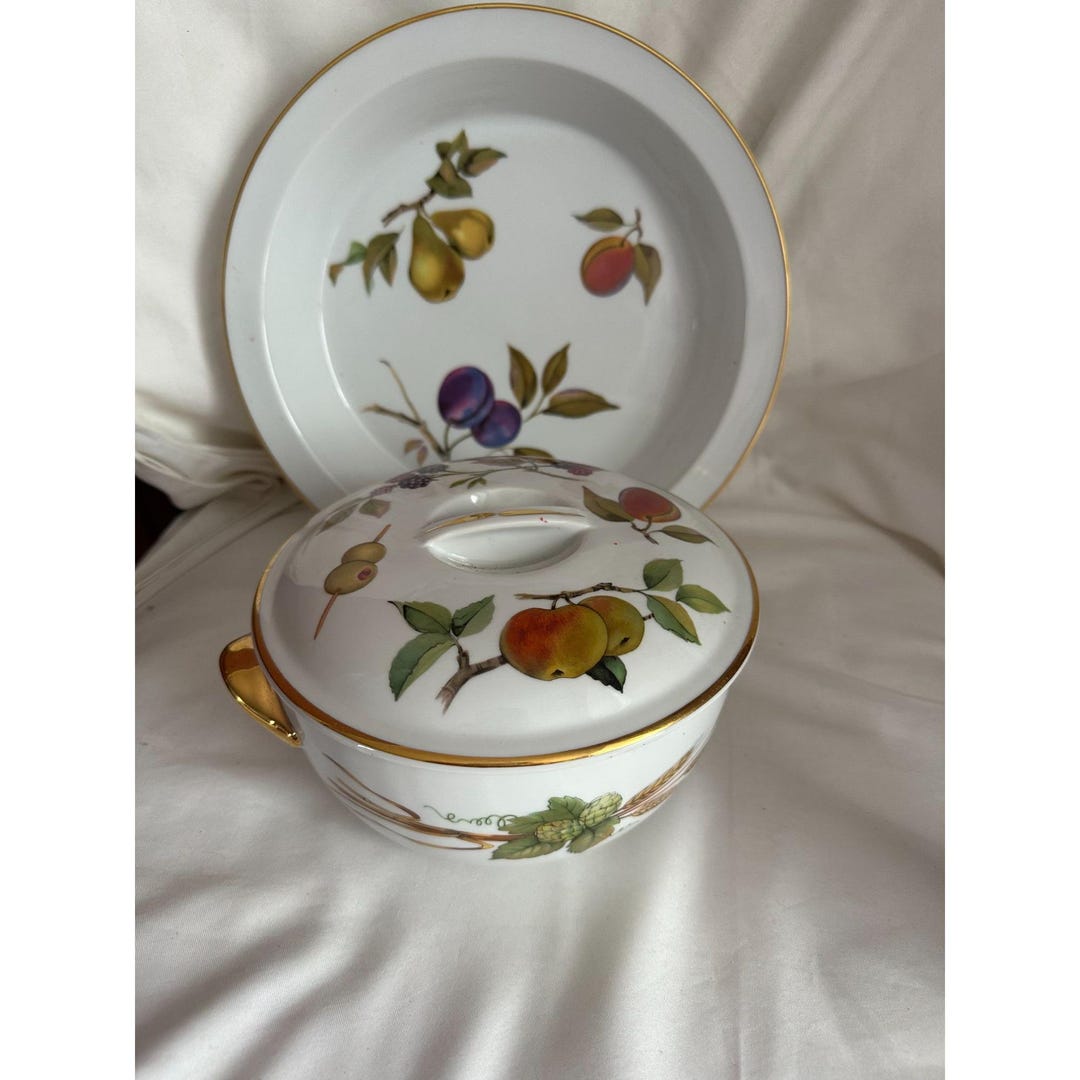 Royal Worcester Evesham Covered Casserole Dish: Size 6, Shape 23 ~ Gold ...