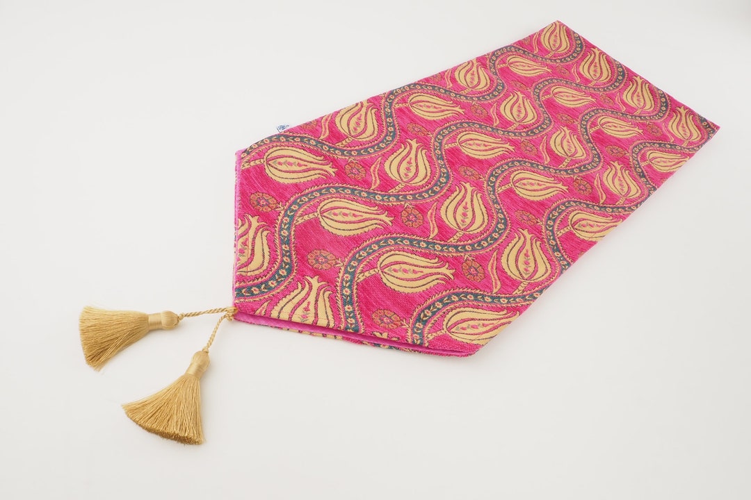 Table Runner, Mazenda Pink Water Line Tulip Pattern Fabric Table Linens ...
