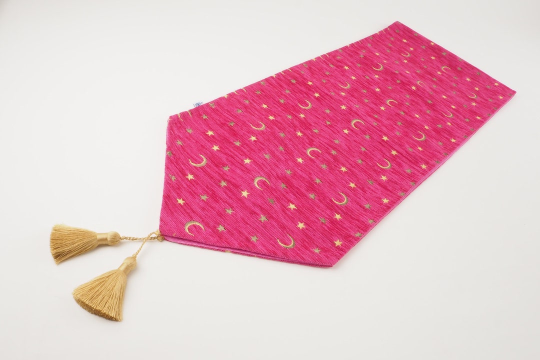 Table Runner, Mazenda Pink Arabian Night Pattern Fabric Table Linens ...