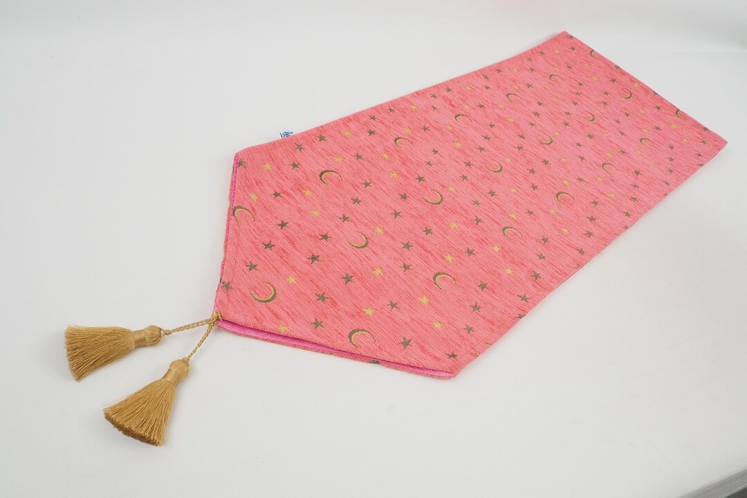 Table Runner, Pale Pink Arabian Night Pattern Fabric Table Linens ...