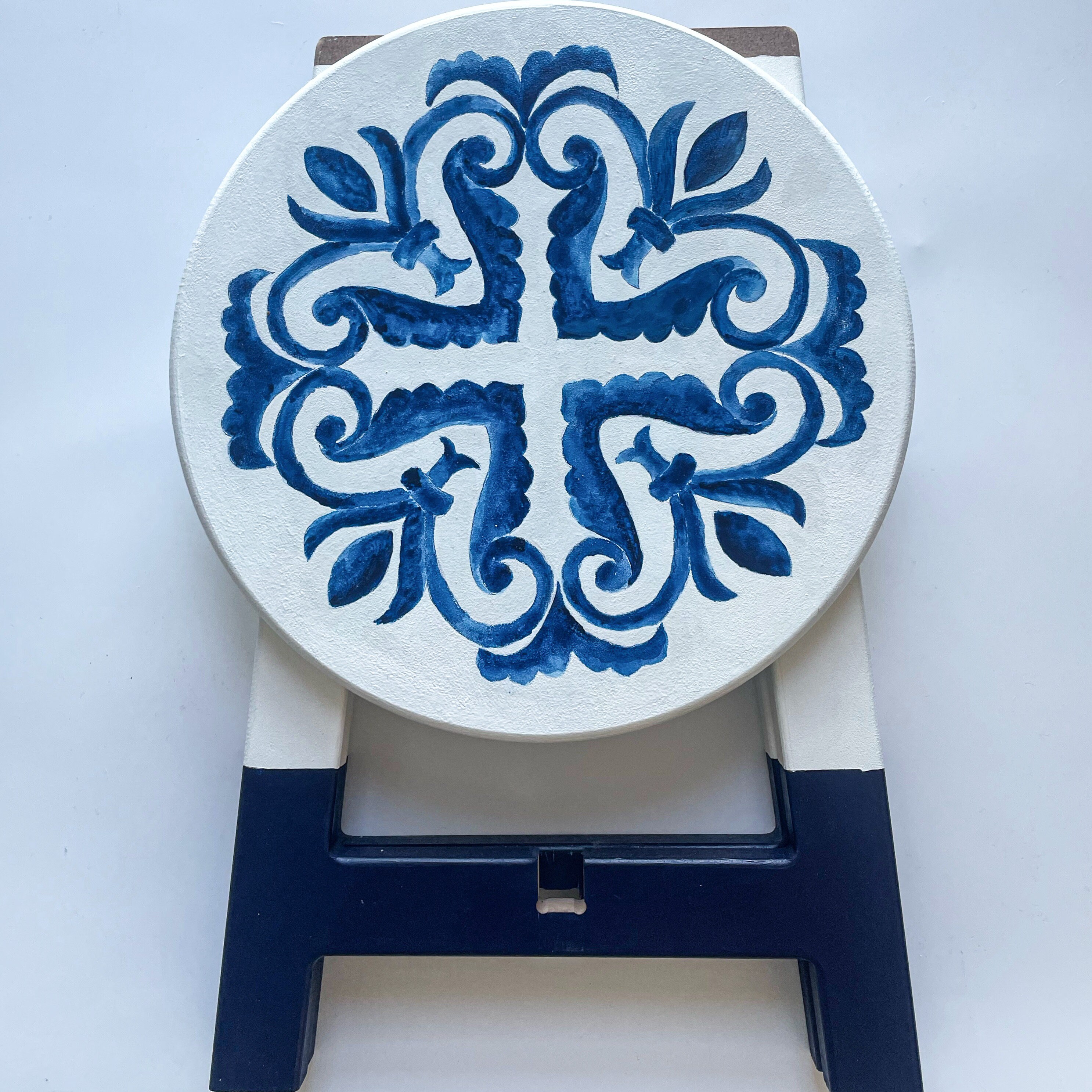 Medium Blue & White Stand - Etsy