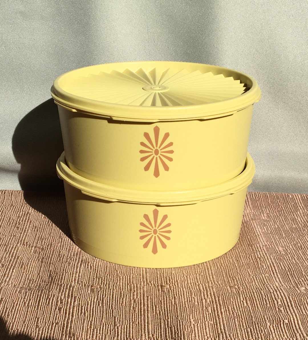 2 Yellow Stackable Tupperware Canisters Containers 1204-5 With Lids 2 ...