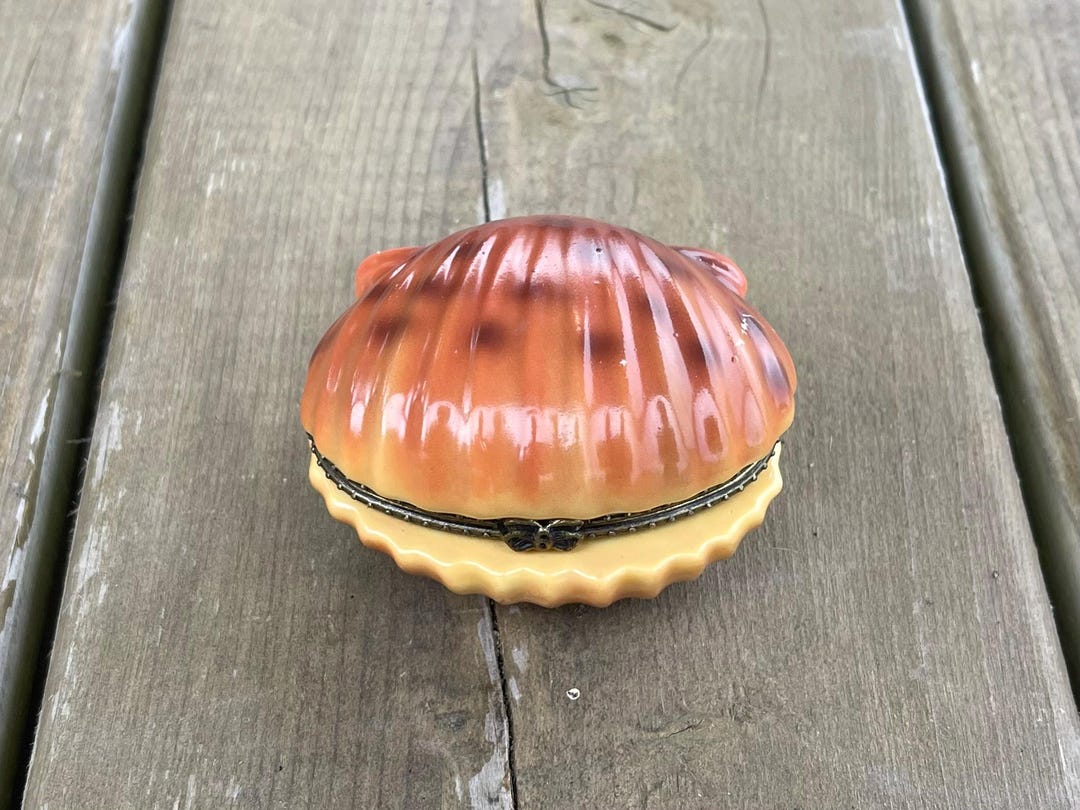 Vintage Porcelain Seashell Clamshell Trinket Box With Clasped Closure ...