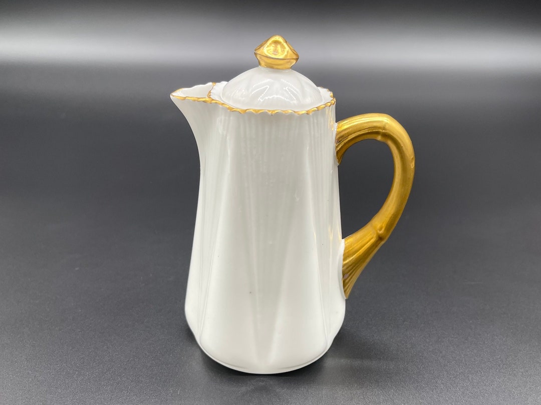 As Isvintage Shelley Art Deco White and Gold Bone China Dainty ...