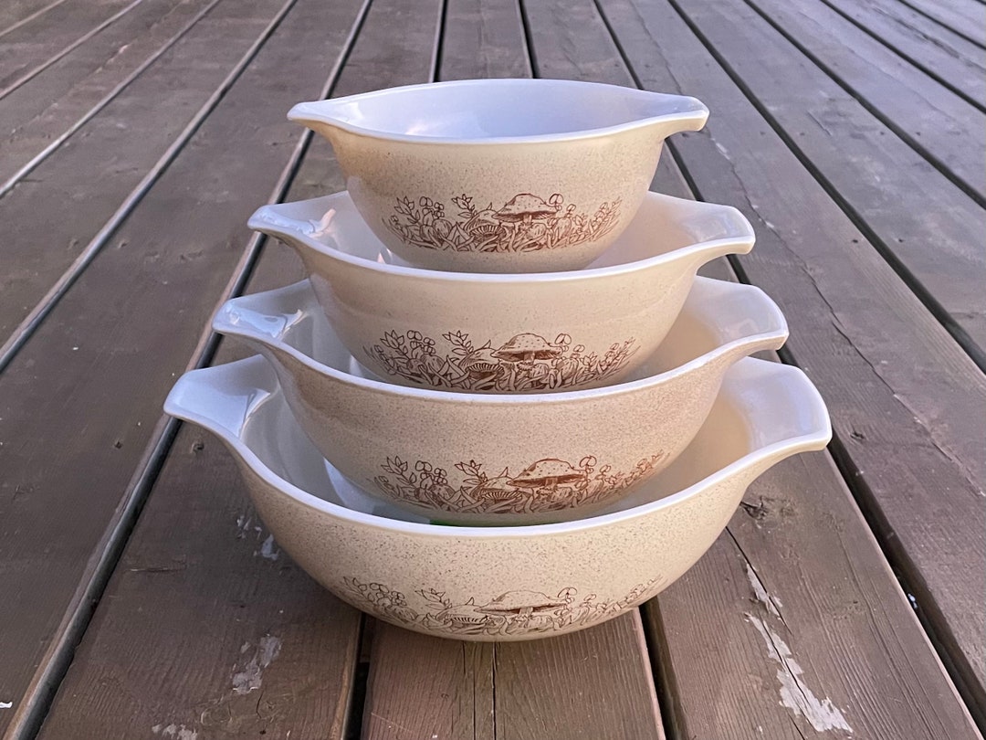Set of Four Vintage Pyrex Forest Fancies Pattern Brown Mushroom Design ...